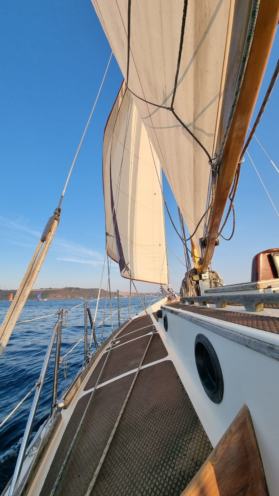 First sail with Chione’s new mast – ChioneT.uk