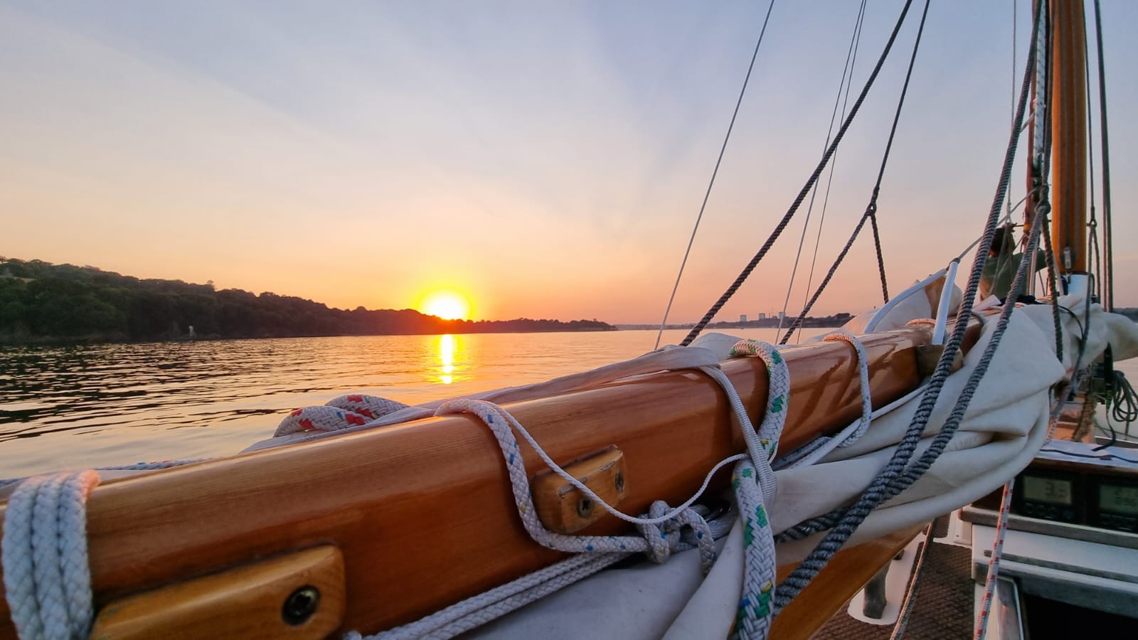 First sail with Chione’s new mast – ChioneT.uk